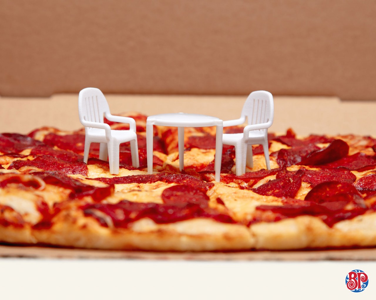 Boston Pizza Turns Takeout Pizza Savers into Mini Patio Sets – FAB News